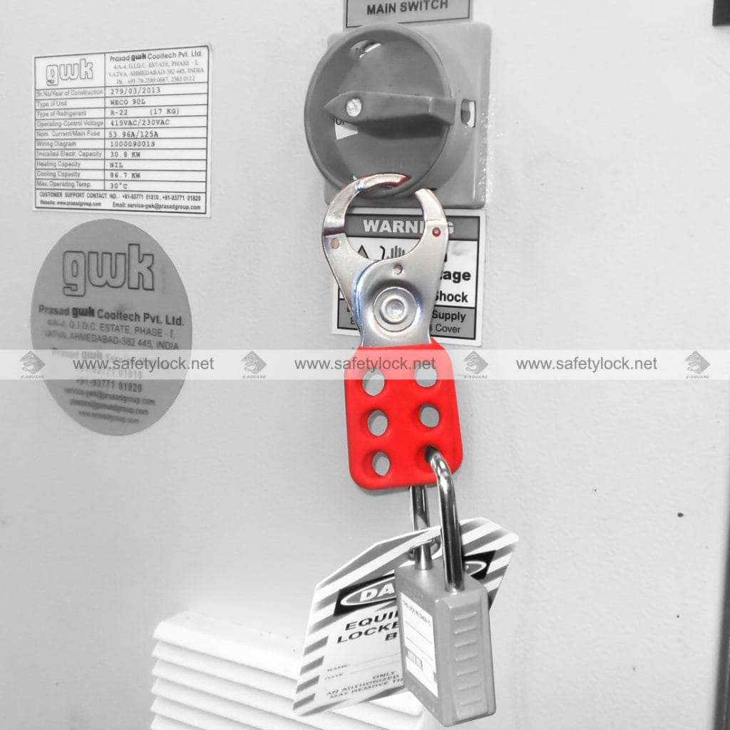 Vinyl Coated Lockout Hasp Small Red in Blister Packaging